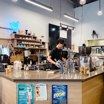 9BAR HNL - Updated June 2024 - 1218 Photos & 431 Reviews - 685 Auahi St ...