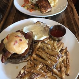 CHRISTOPHER’S EATS - Updated July 2025 - 121 Photos & 221 Reviews ...