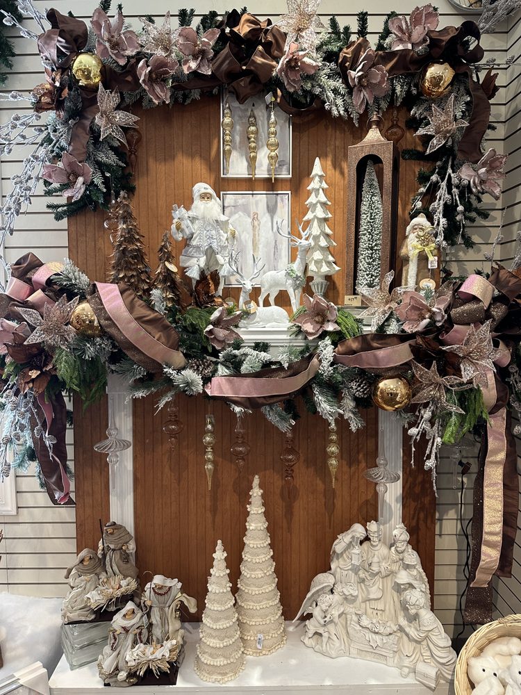 PEPPERMINT FOREST CHRISTMAS SHOP - Updated December 2025 - 22 Photos ...