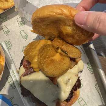 SHAKE SHACK PASADENA - Updated September 2025 - 553 Photos & 431 ...