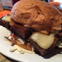 BINGA’S WINGAS - Updated December 2025 - 106 Photos & 107 Reviews - 907 ...