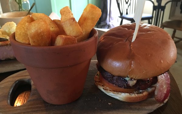 THE TRIGGER POND - 21 Photos - 33 Bicester Road, Bicester, Oxfordshire ...