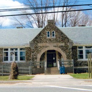 GALE FREE LIBRARY - Updated December 2025 - 33 Photos - 23 Highland St ...