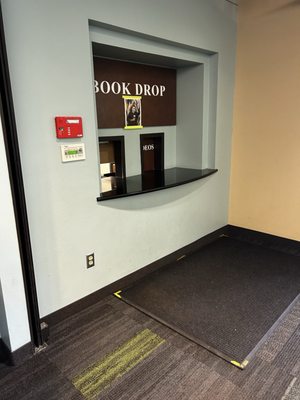 JULIA YATES SEMMES LIBRARY - Updated December 2025 - 84 Photos & 26 ...