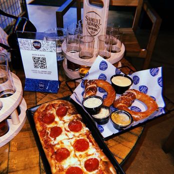 SAMUEL ADAMS TAP ROOM - Updated September 2024 - 504 Photos & 207 ...