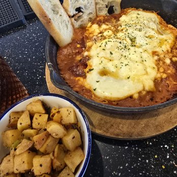 BUBBLY HEN - Updated October 2025 - 145 Photos & 76 Reviews - 7915 ...