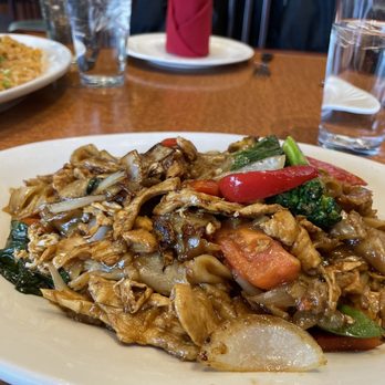 BUSARA THAI CUISINE - Updated August 2025 - 105 Photos & 251 Reviews ...