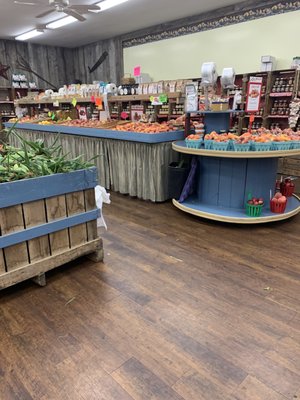 CHERRY HILL ORCHARDS OUTLET - Updated July 2024 - 37 Photos & 32 ...