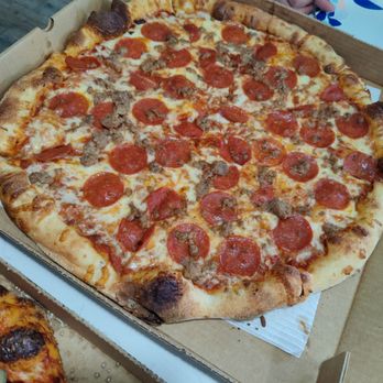 THE GOOMBAH PIZZAIOLO - Updated October 2025 - 19 Photos & 32 Reviews ...