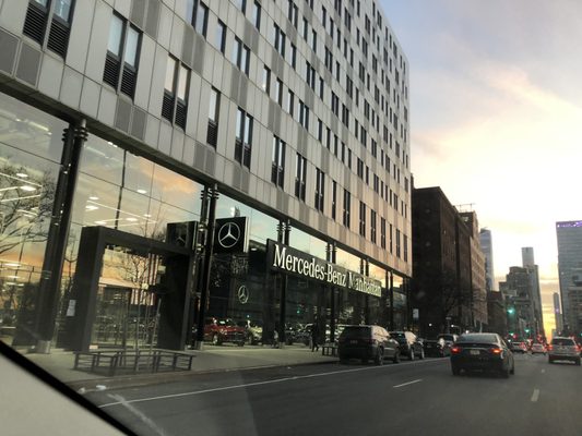 MERCEDES-BENZ MANHATTAN - Updated October 2025 - 65 Photos & 285 ...