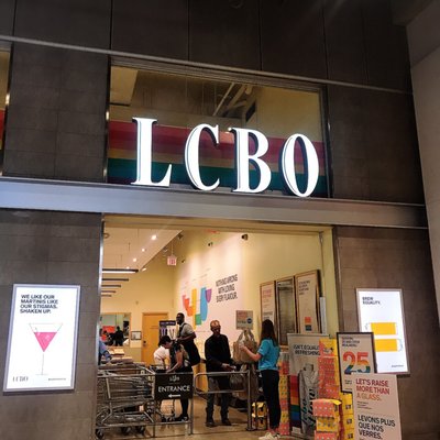 LCBO MAPLE LEAF SQUARE - Updated December 2025 - 13 Photos - 15 York ...