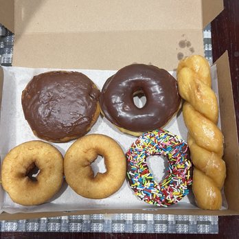CHUCK’S DONUT SHOP - Updated November 2024 - 375 Photos & 612 Reviews ...