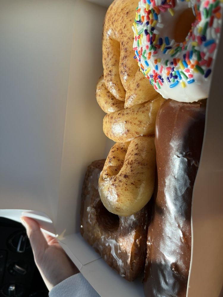 FRESH DONUTS - Updated December 2025 - 115 Photos & 142 Reviews - 5557 ...