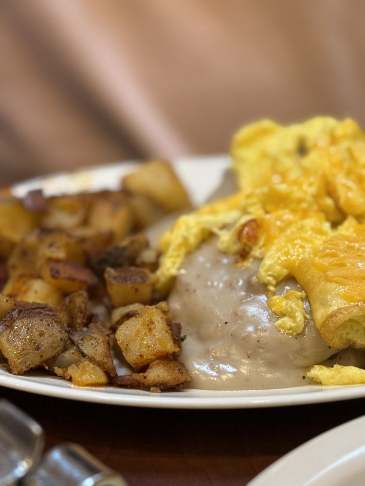 GRUMPY’S CAFE - Updated December 2025 - 594 Photos & 664 Reviews - 2621 ...