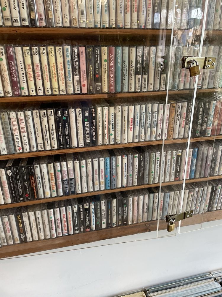 BACH & ROCK - Updated July 2024 - 10 Photos & 23 Reviews - 1606 Marine ...