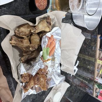 WINGS Y MAS - Updated December 2025 - 73 Photos & 83 Reviews - 1145 W ...