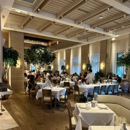 AVRA - Updated October 2025 - 58 Photos & 18 Reviews - 300 Crescent Ct ...