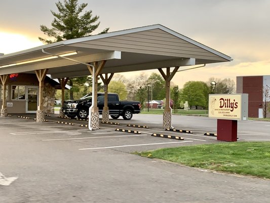 DILLY’S DRIVE-IN - PENINSULA - Updated December 2025 - 18 Photos & 33 ...