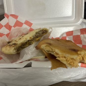 AREPA HOUSE - Updated December 2024 - 80 Photos & 64 Reviews - 404 N ...