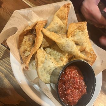 TAPPED - TAPHOUSE & KITCHEN - Updated December 2025 - 184 Photos & 276 ...