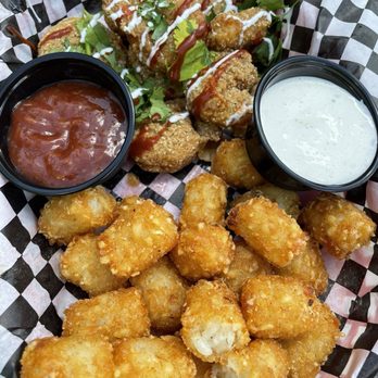 PIGNIC PUB & PATIO - Updated July 2025 - 672 Photos & 268 Reviews - 235 ...