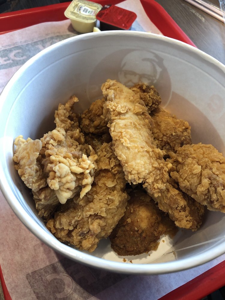 KFC - Chicken Shop - Lockarpsvägen 4, Malmö, Sweden - Restaurant ...