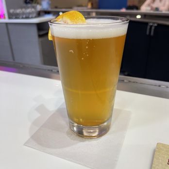 SIDELINES BEER HOUSE - Updated August 2025 - 35 Photos & 107 Reviews ...