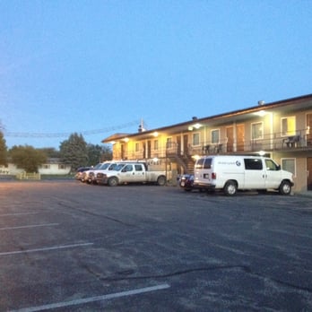 THE HOLIDAY MOTEL & RESTAURANT - Updated December 2025 - 21 Photos & 19 ...