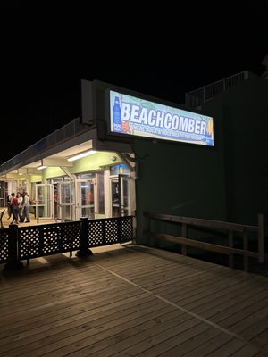 BEACHCOMBER BAR & GRILL - Updated December 2025 - 96 Photos & 141 ...