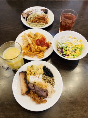 USC VILLAGE HONORS DINING HALL - Updated December 2025 - 18 Photos ...