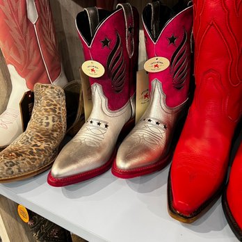 BOOT COUNTRY - Updated July 2025 - 137 Photos & 138 Reviews - 304 ...