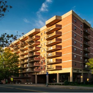 COURTLAND TOWERS - Updated July 2025 - 138 Photos & 49 Reviews - 1200 N ...