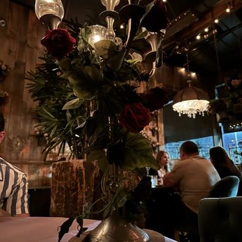 TOM TOM - Updated May 2024 - 1295 Photos & 1036 Reviews - 8932 Santa ...