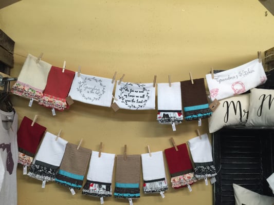 RUSTIC REFLECTIONS - Updated December 2025 - 21 Photos - 267 N Main St ...