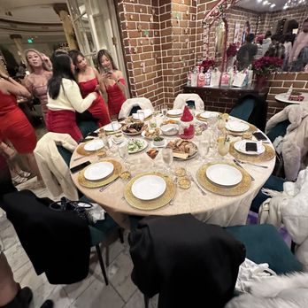 LAUREL COURT RESTAURANT & BAR - Updated December 2024 - 676 Photos ...