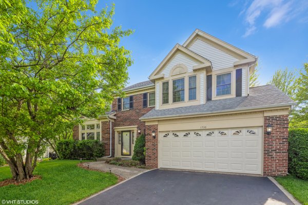 AMY DION - BAIRD & WARNER - Updated April 2025 - 21 Photos - 230 W ...