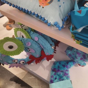 DISNEY STORE - Updated December 2025 - 55 Photos & 40 Reviews - 875 S ...