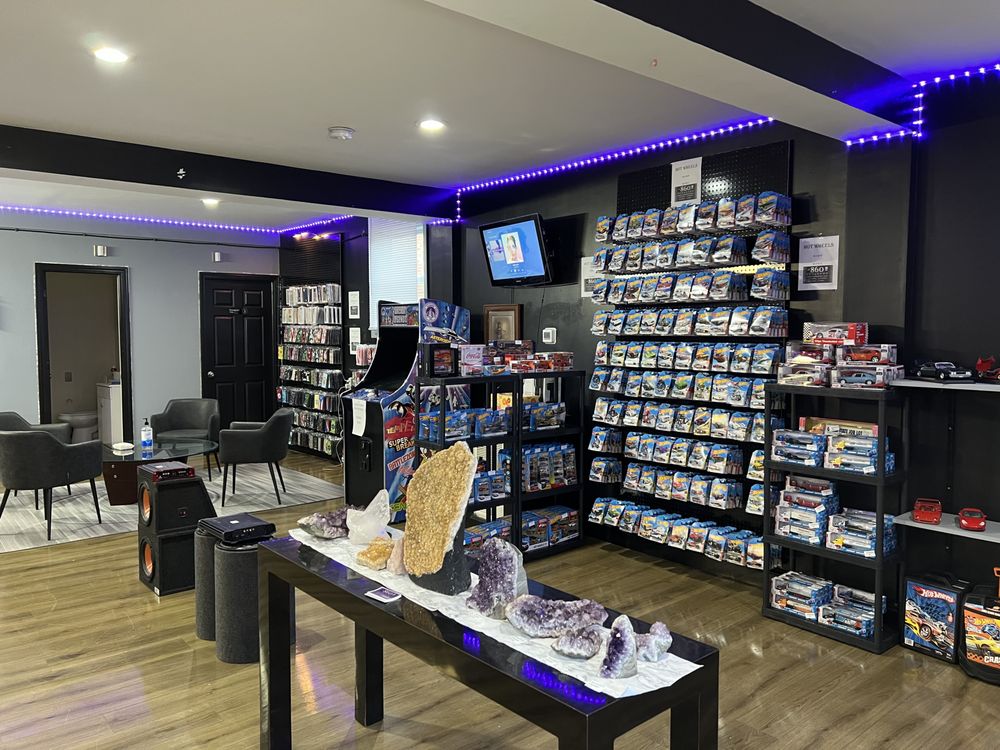 860 PRO & SHOP - Updated May 2026 - 14 Photos - 208 Spruce St ...