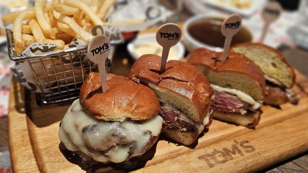 TOM’S WATCH BAR - Updated October 2025 - 540 Photos & 545 Reviews - 414 ...