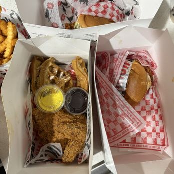 HOWLIN’ RAY’S - Updated December 2025 - 2276 Photos & 1209 Reviews ...