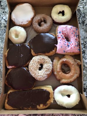 DONUT DEN - Updated May 2025 - 55 Photos & 157 Reviews - 3043 Theodore ...