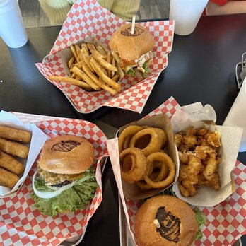 Burly Burger - Cheap - American - Updated June 2025 - 217 Photos - 393 ...