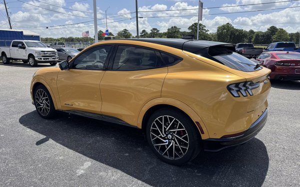 FRIENDLY FORD - Updated December 2025 - 37 Photos & 132 Reviews - 2425 ...