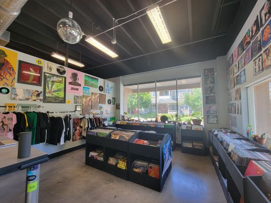 VERTIGO VINYL - Updated June 2026 - 13 Reviews - 1305 Linden Ave, Macon ...