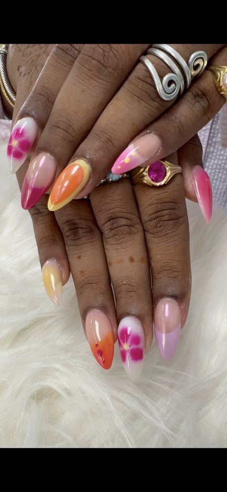 PERFECT SOLAR NAILS - Updated October 2024 - 602 Photos & 343 Reviews ...