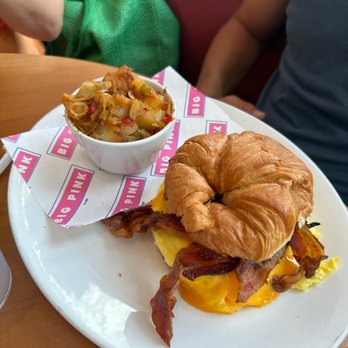 BIG PINK - 2395 Photos & 2402 Reviews - 157 Collins Ave, Miami Beach ...