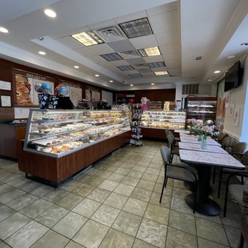 FLOWERS BAKERY CAFE - Updated August 2024 - 256 Photos & 216 Reviews ...