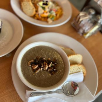 VEES CAFE - Updated July 2024 - 870 Photos & 947 Reviews - 5418 W Adams ...