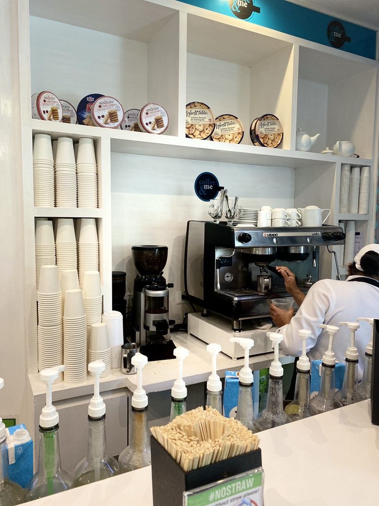 COFFEE & ME - Updated September 2025 - 17 Photos - Lote 45-47, Cancún ...