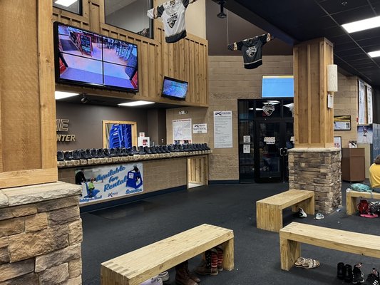 EXTREME ICE CENTER - Updated February 2025 - 93 Photos & 64 Reviews ...